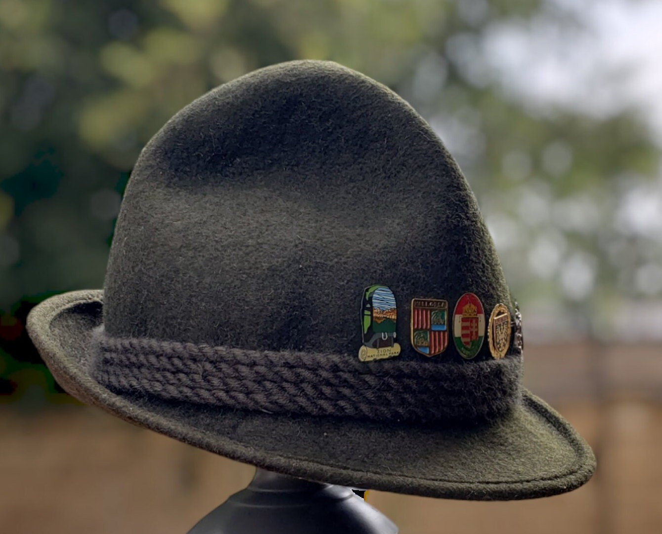 Octoberfest / Vintage Wool Alpen Hat & Vintage Pins / Vintage Elk Beer ...