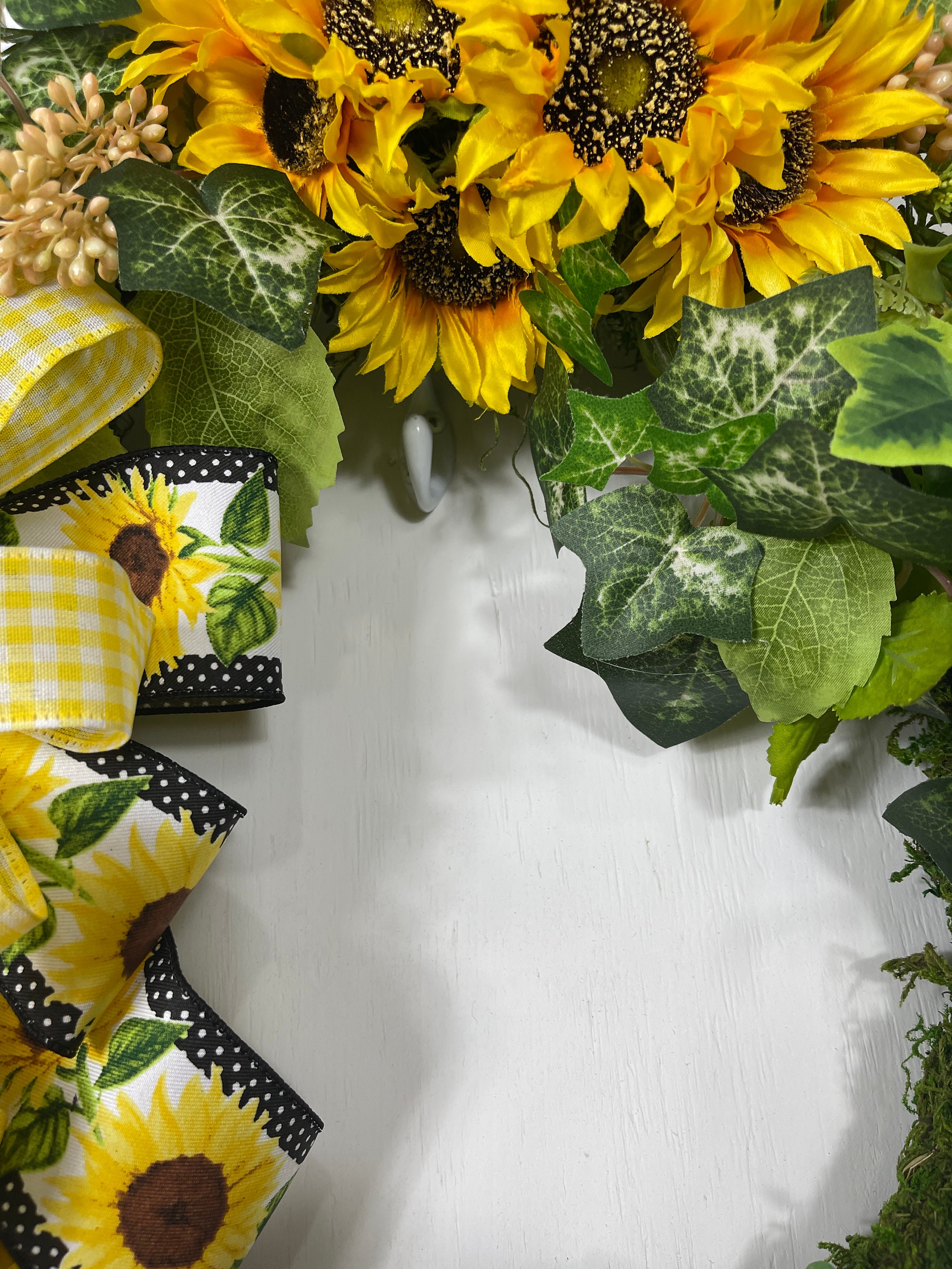 Beautiful Clusters of Sunflowers With Ivy and Berry Accents - Etsy