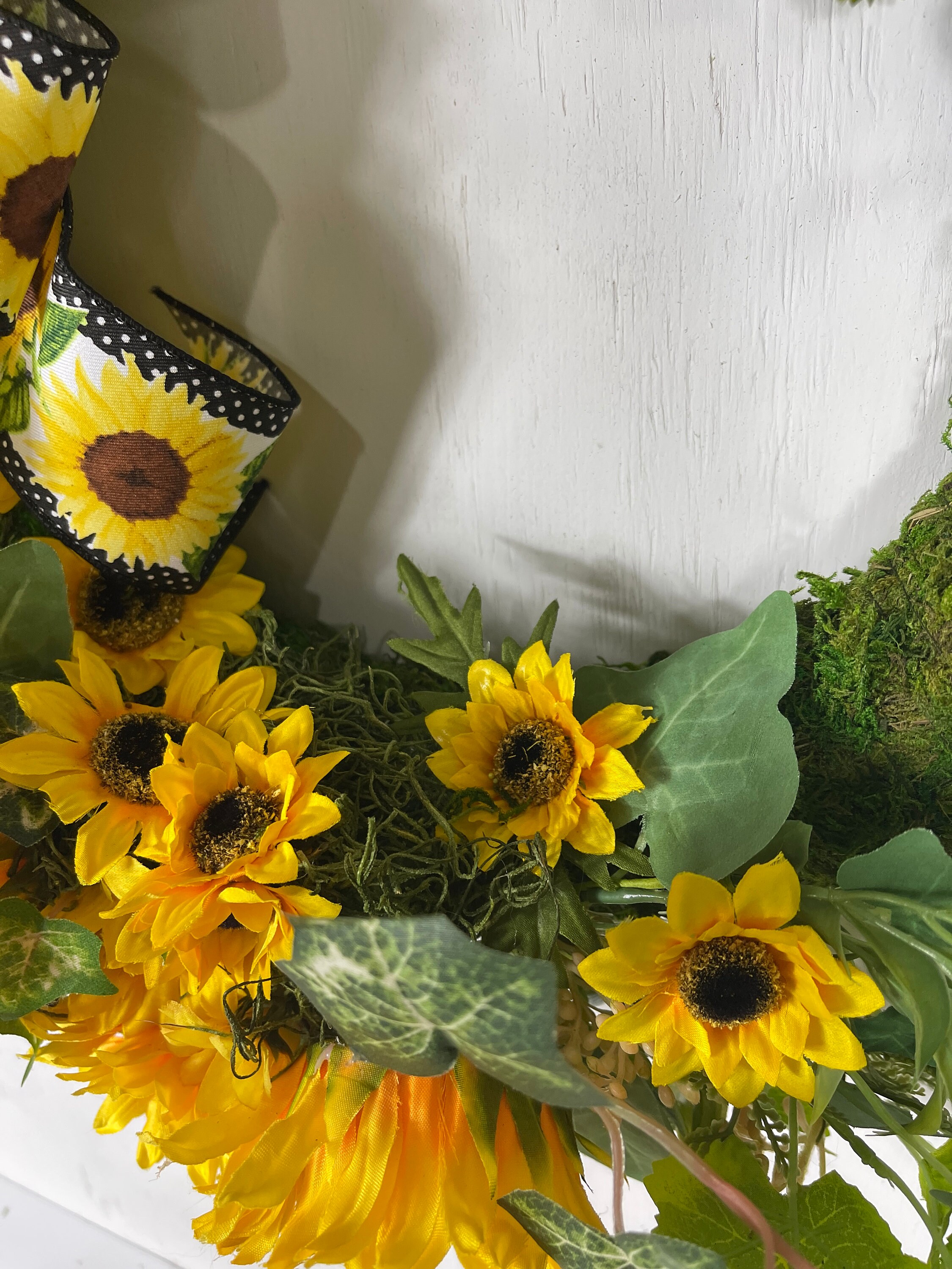 Beautiful Clusters of Sunflowers With Ivy and Berry Accents - Etsy