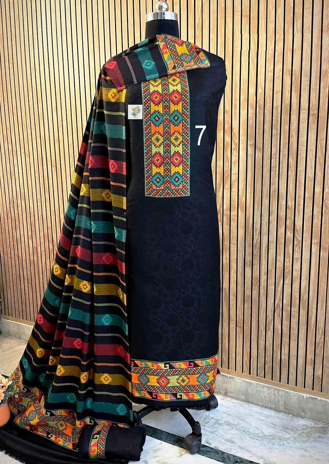 Pure Kani Weaving Three Piece Suits, Acrylic Woolen Weaving Embroidery ...