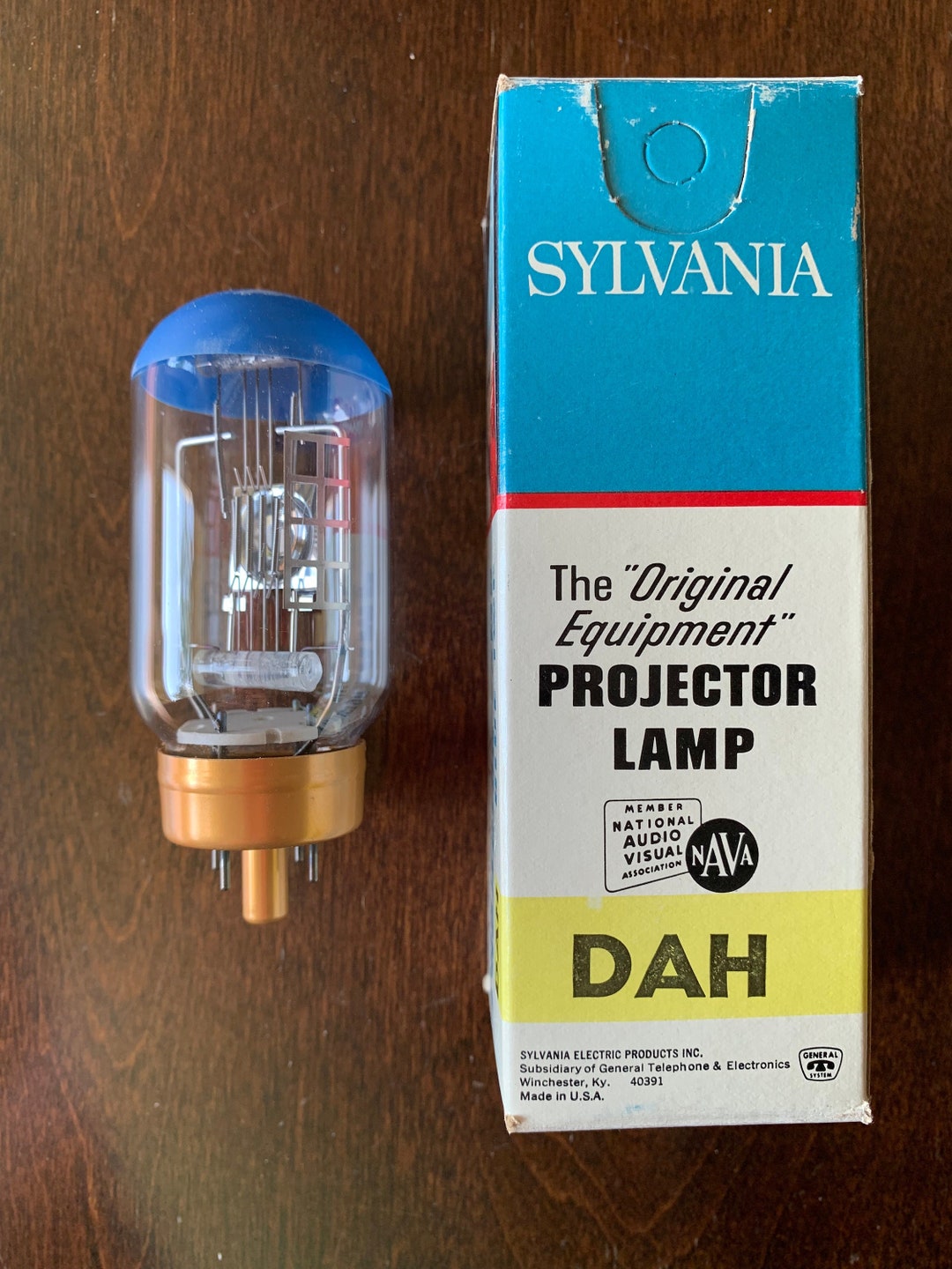 Vintage Sylvania DAH 500 Watts 120v Blue Top Projection Lamp Bulb ...
