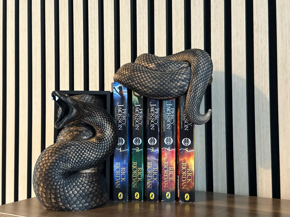Snake Book Nook – Fantasy Bookshelf Insert | 3D Printed PLA, Hand ...