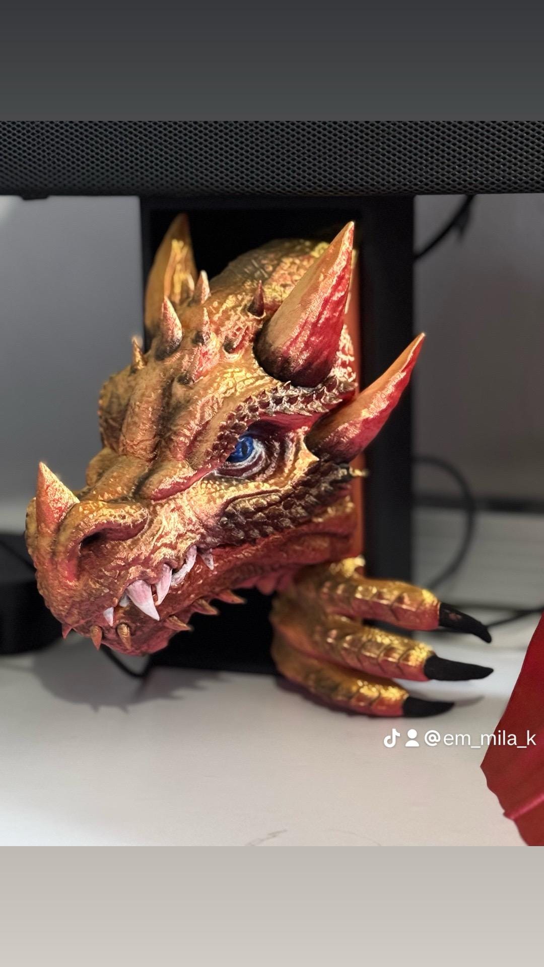 Smaug Book Nook Insert - the Hoarder of Gold - the Hobbit & the Lord of ...