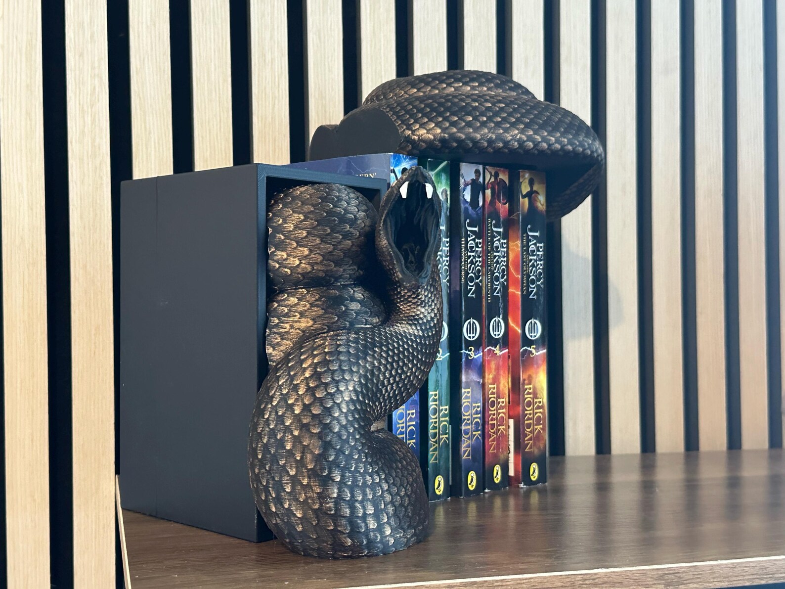 Snake Book Nook – Fantasy Bookshelf Insert | 3D Printed PLA, Hand ...