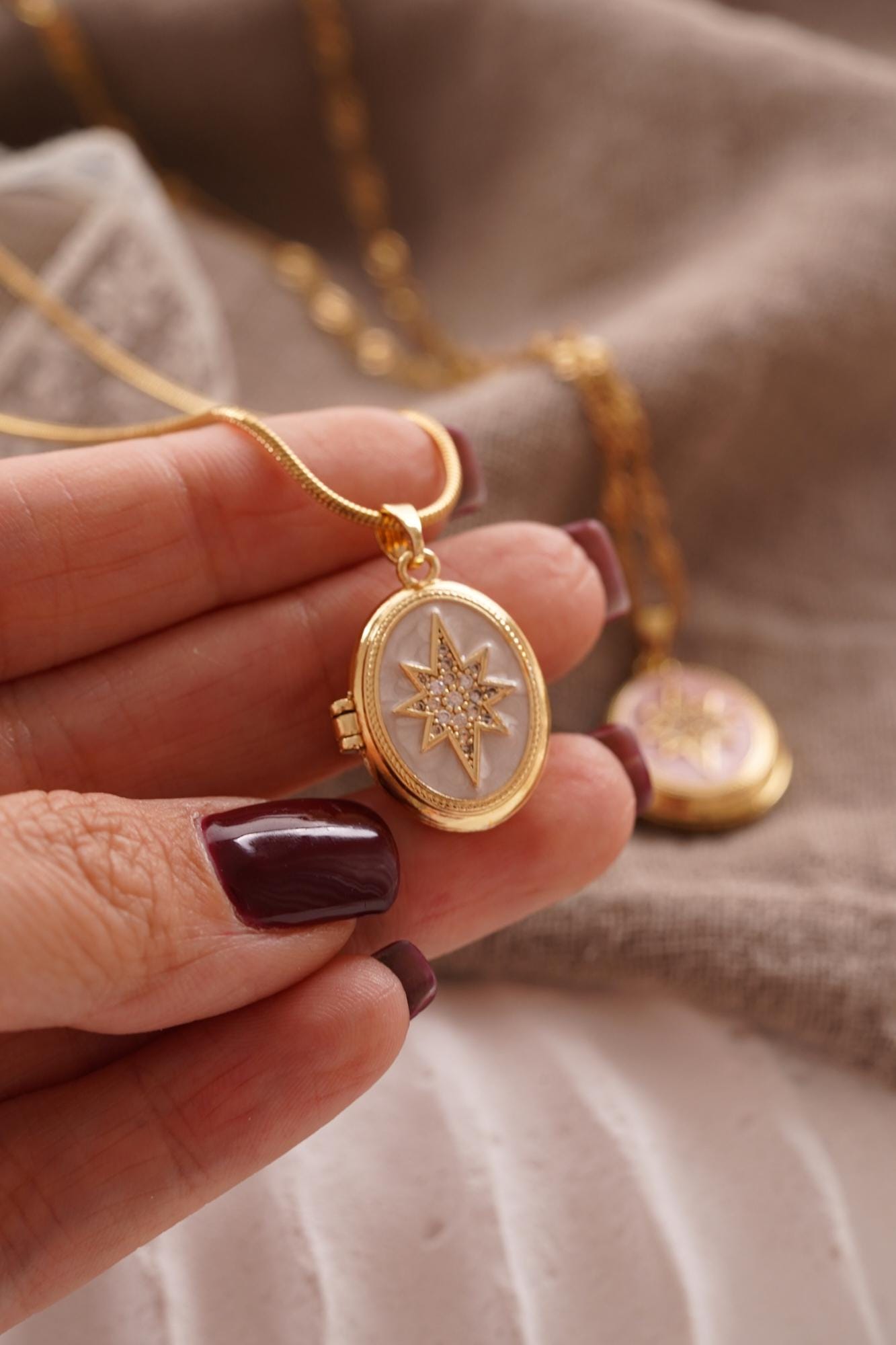 Custom Photo Locket Necklace V2, Pole Star Pendant – Personalized Gift ...
