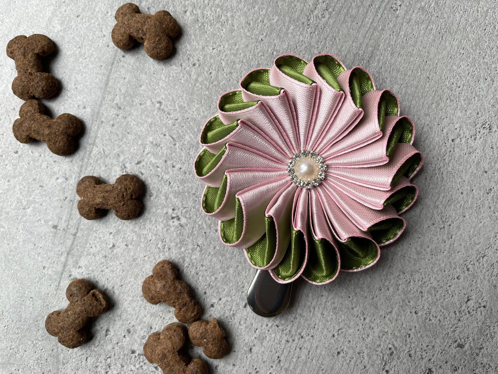 Dog Show Clip / Satin Number Holder / Exhibitor Numer / Satin Ribbon ...