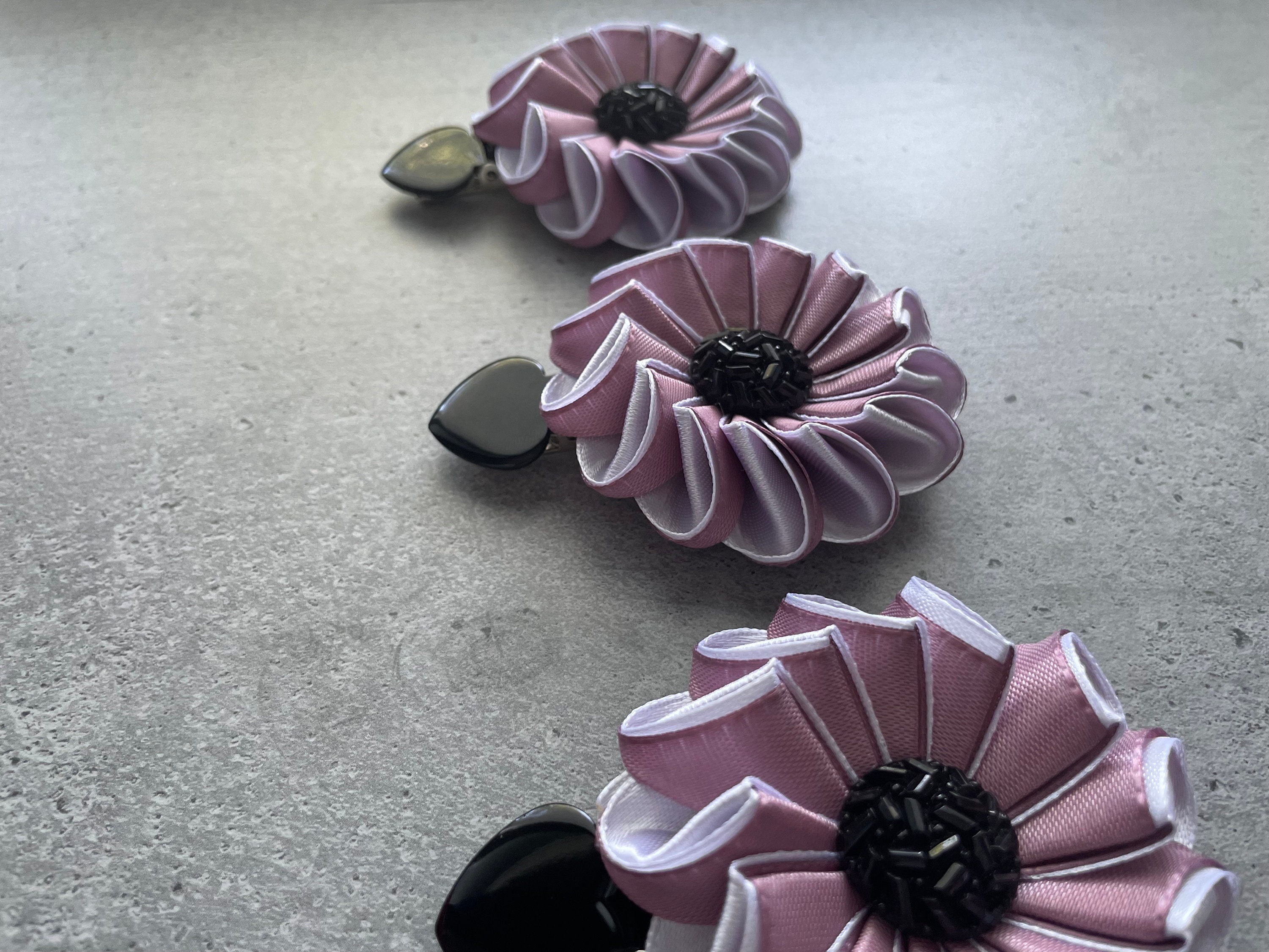 Dog Show Exhibitor Rozette / Pale Pink Dog Show Number Pin / Catalog ...