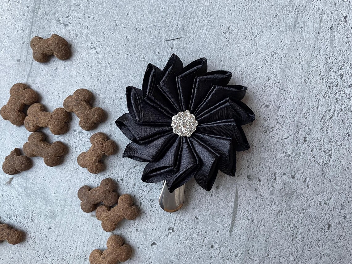 Dog Show Number Holder / Black Number Clip / Satin Ribbon Brooch Clip ...