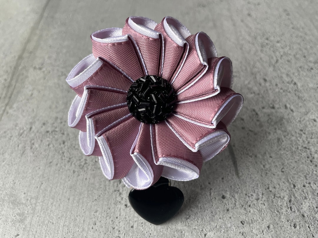 Dog Show Exhibitor Rozette / Pale Pink Dog Show Number Pin / Catalog ...