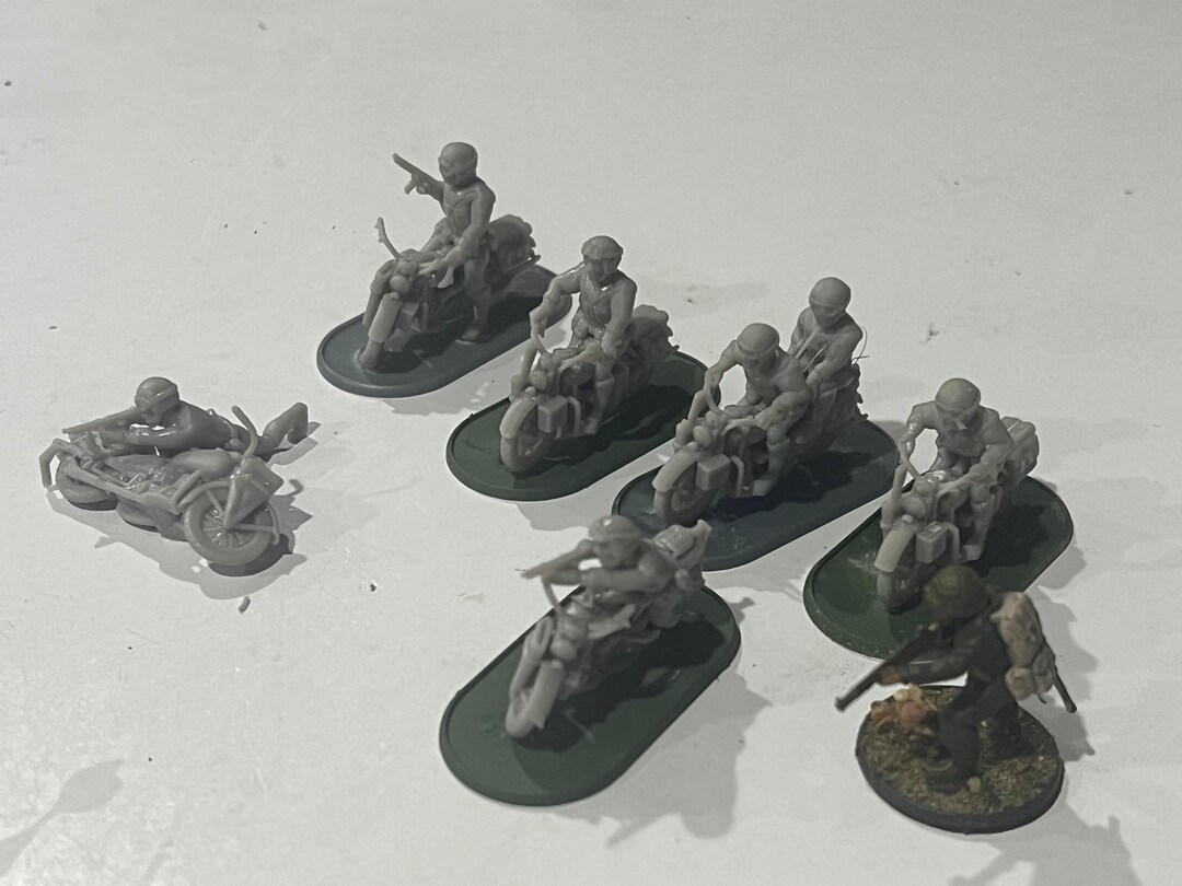 1/56 28mm RANDOM US Harley Davidson Trooper (my Choice but One of the ...