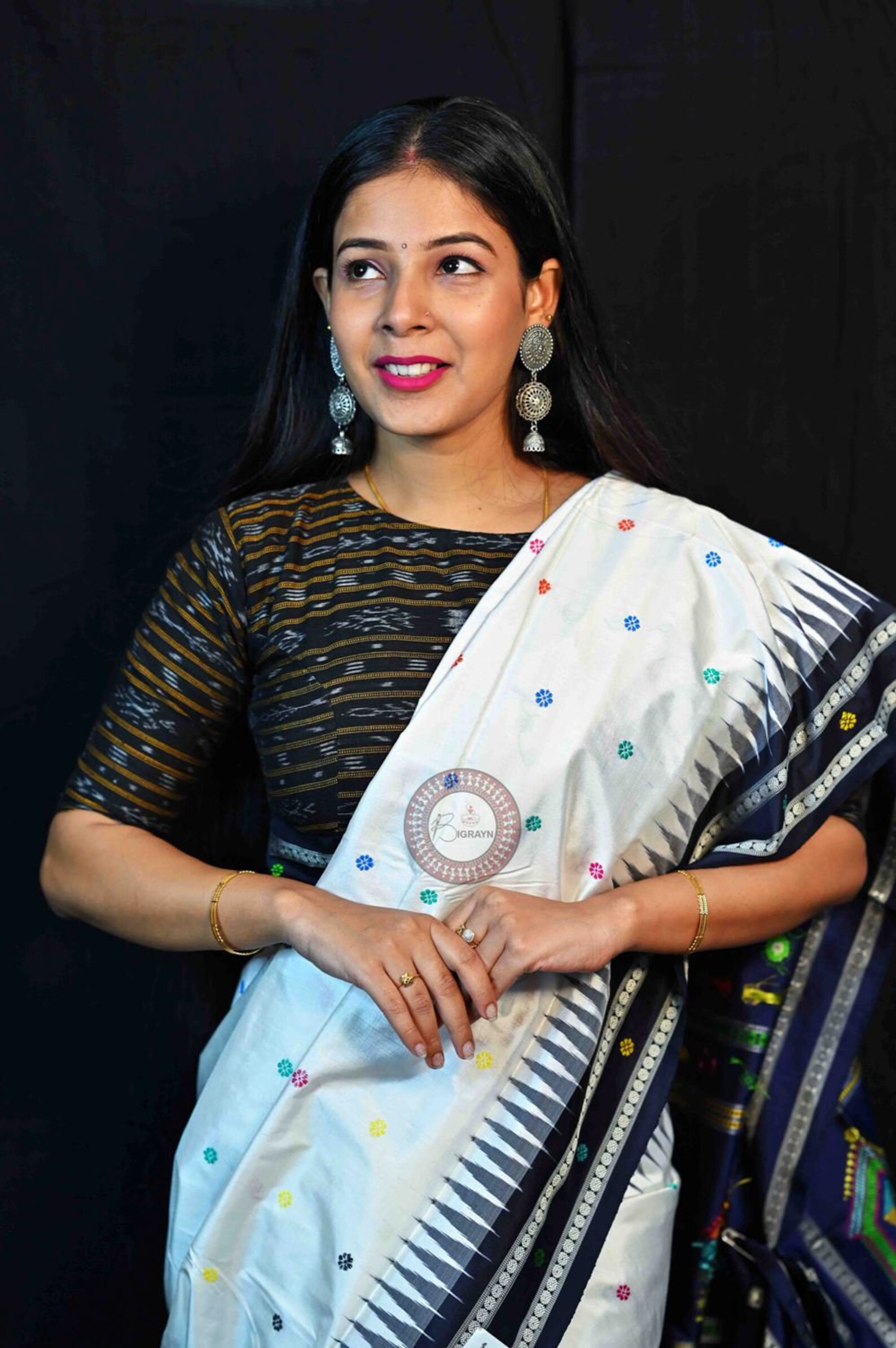 Dolabedi White Navy Blue Odisha Handloom Silk Saree Handloom Mark and ...