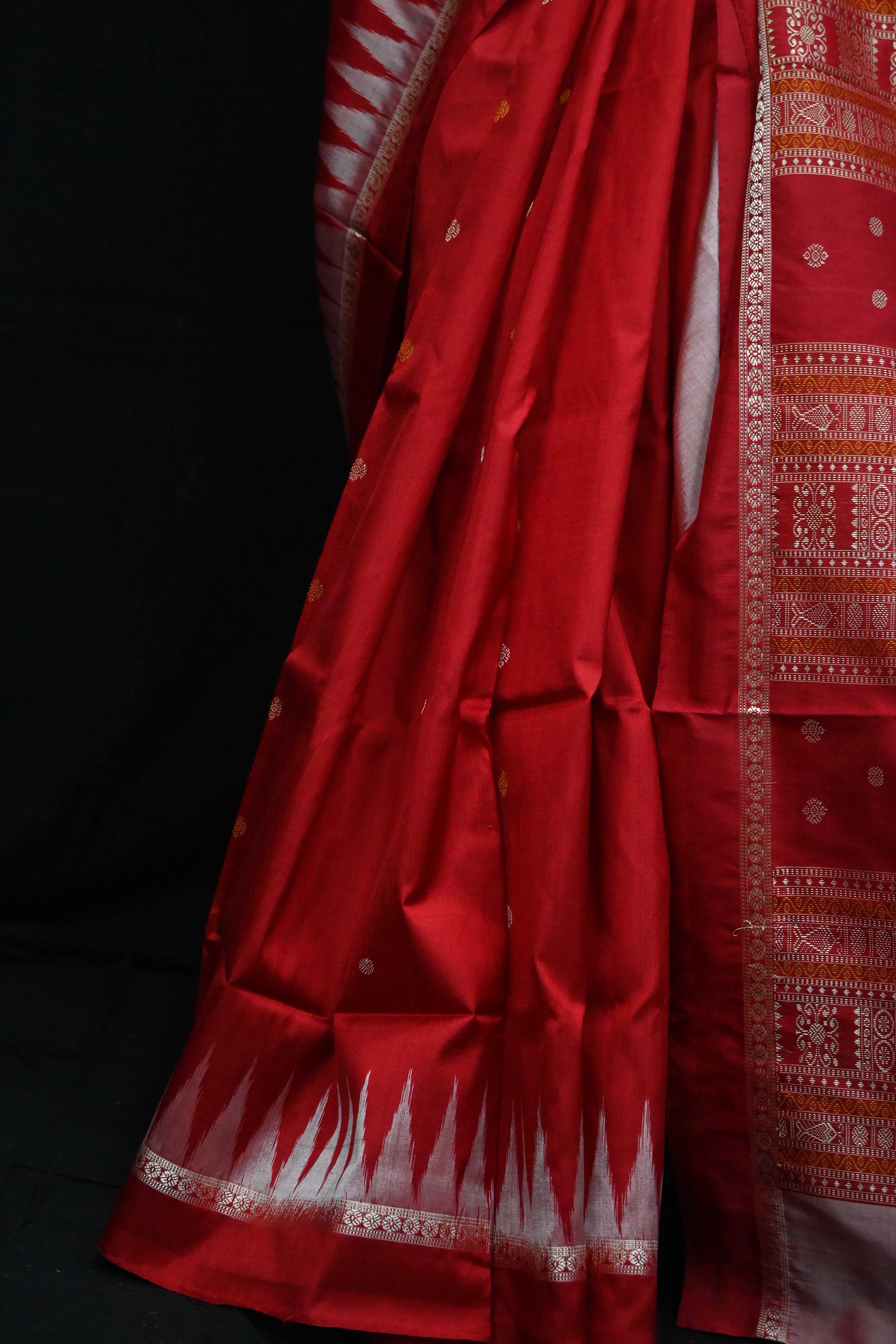 Red White Temples Plain Buti Odisha Ikat Bomkai Silk Saree-odisha ...