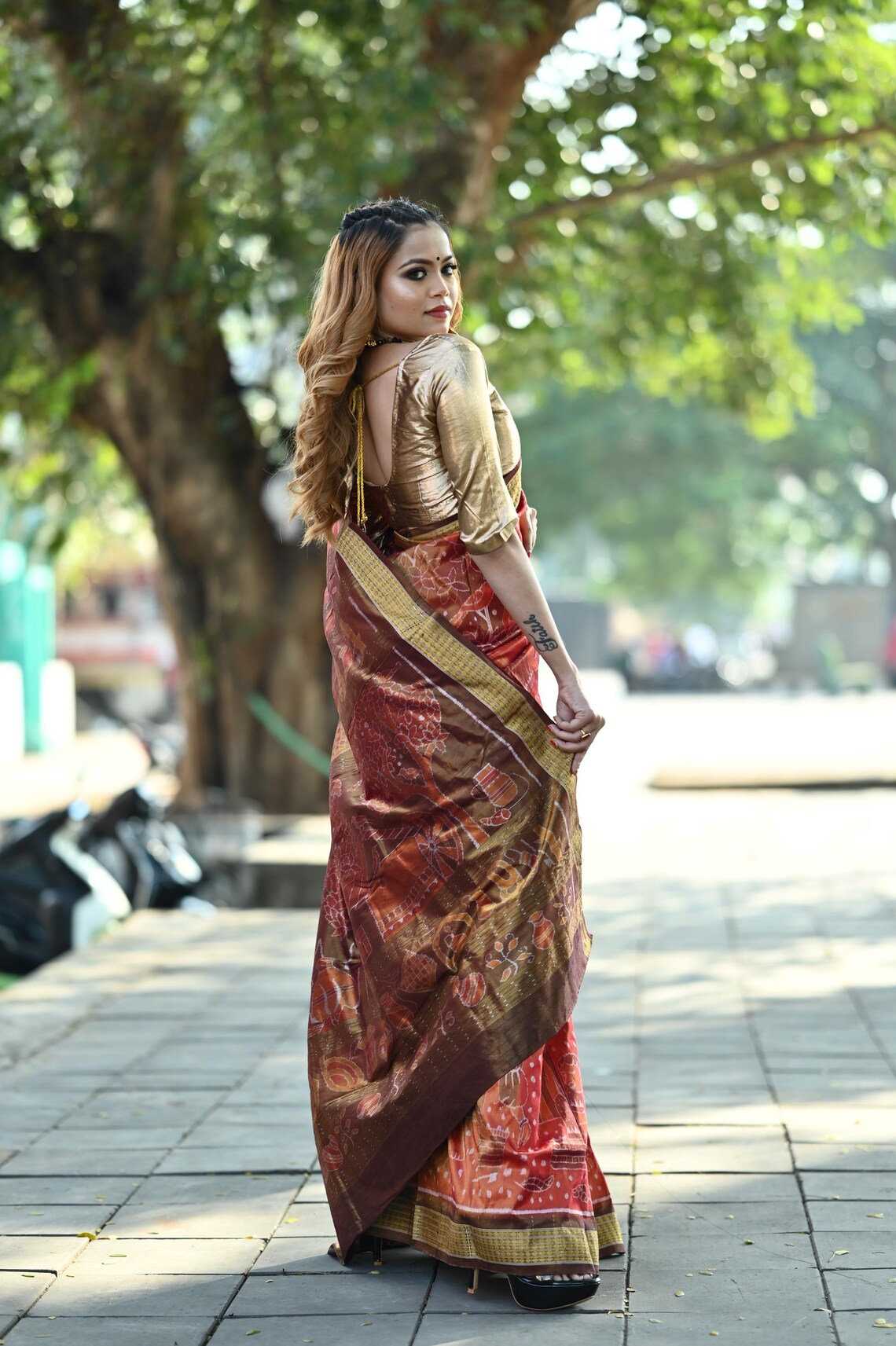 Orange Mehendi Green Mahula Benta Odisha Ikat Sambalpuri Silk Tissue ...