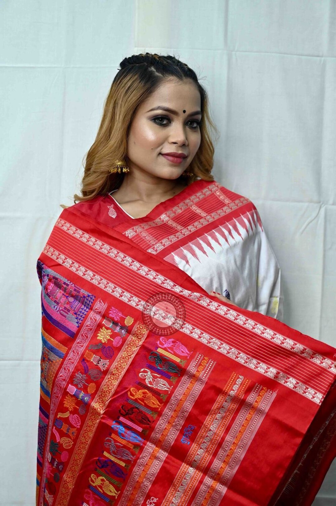 Masterweave Shri Mandir White Red Sambalpuri Silk Saree - Etsy