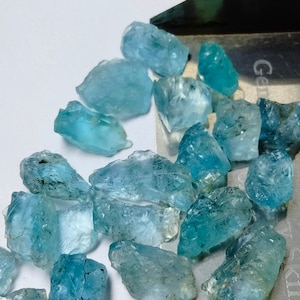 Natural Raw London Blue Topaz Crystal , Deep Blue Rough Bulk Topaz ...