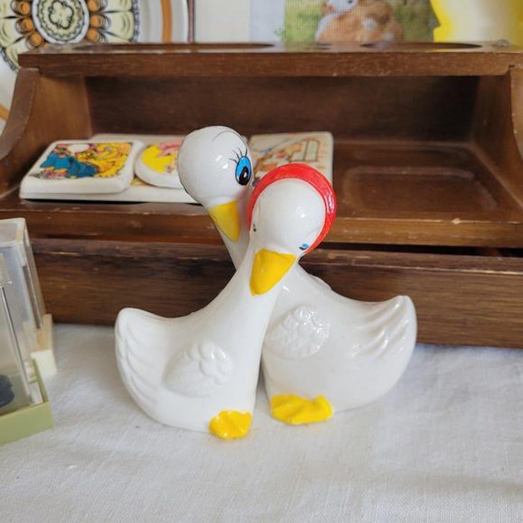 Vintage Ceramic Goose Salt N Pepper Shakers - Etsy