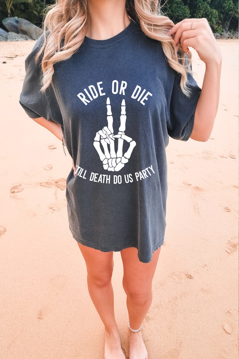 Bride or Die Skeleton Finger Comfort Colors Shirt Bride or - Etsy
