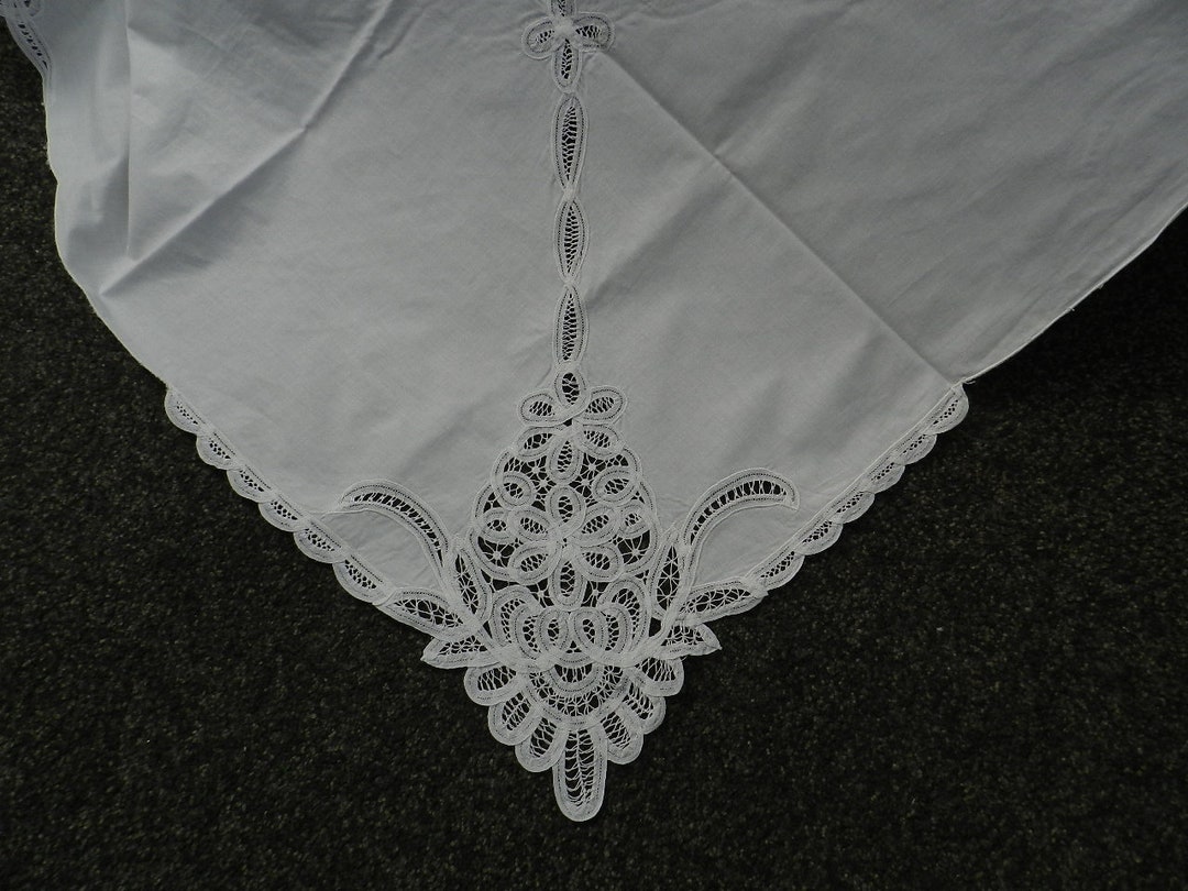 Vintage 86x68 Cutwork White Tablecloth W/ 13 Matching Napkins Gorgeous ...