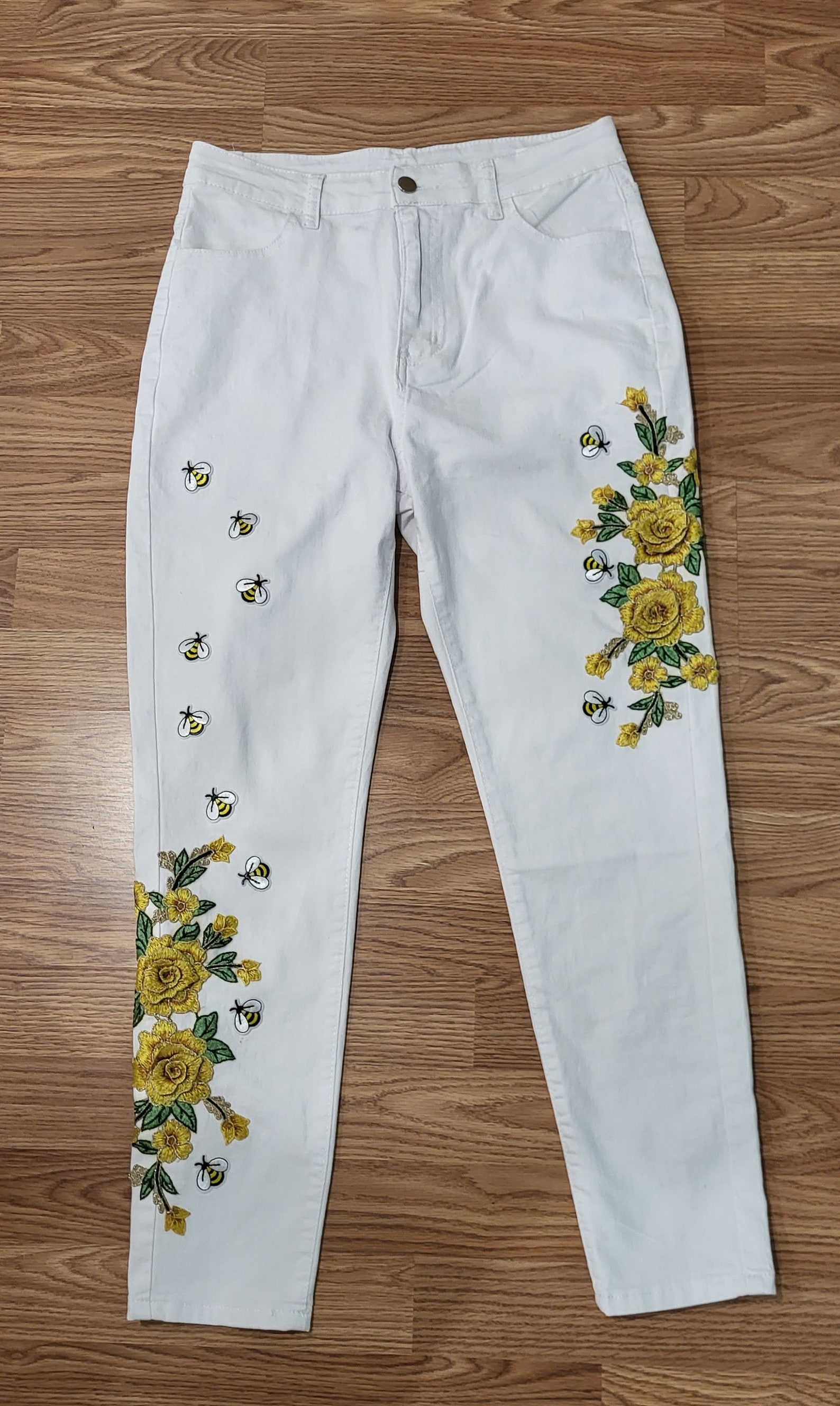 Womens Sz 8 White Embelished Bumble Bee Jeans - Etsy