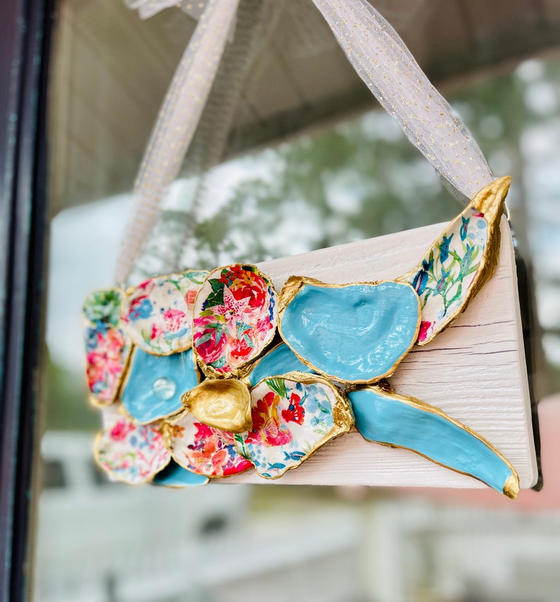 Mahi Oyster Shells on Reclaimed Barn Wood - Etsy UK