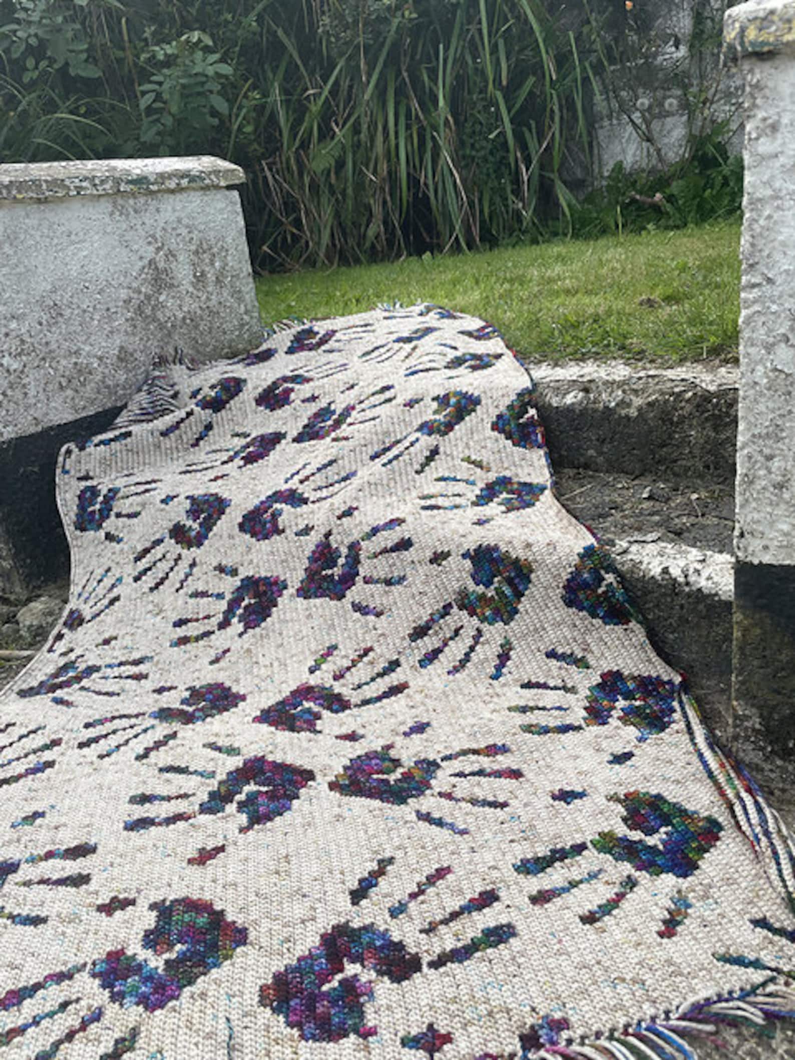 Out of Hand Mosaic Crochet Handprint Blanket Pattern: Beginner Friendly ...