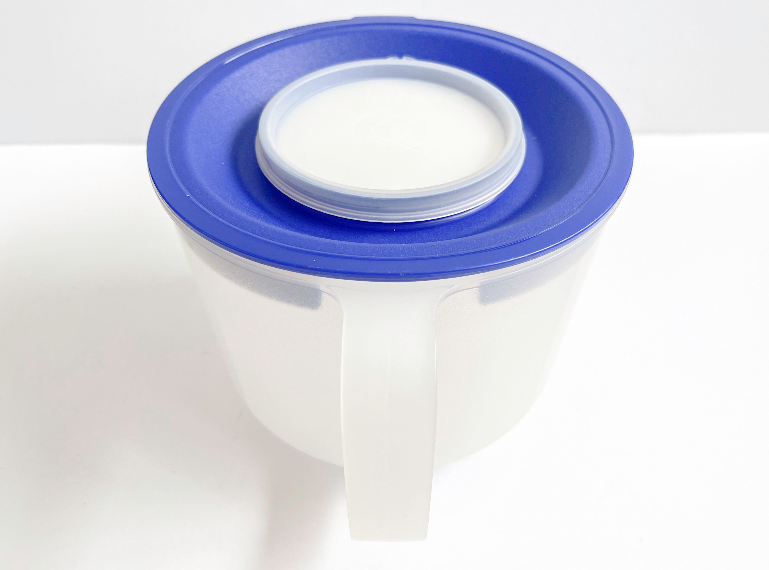 Vintage Tupperware Mix N Stor 8 Cup Measuring Bowl With Blue Lid 2 ...