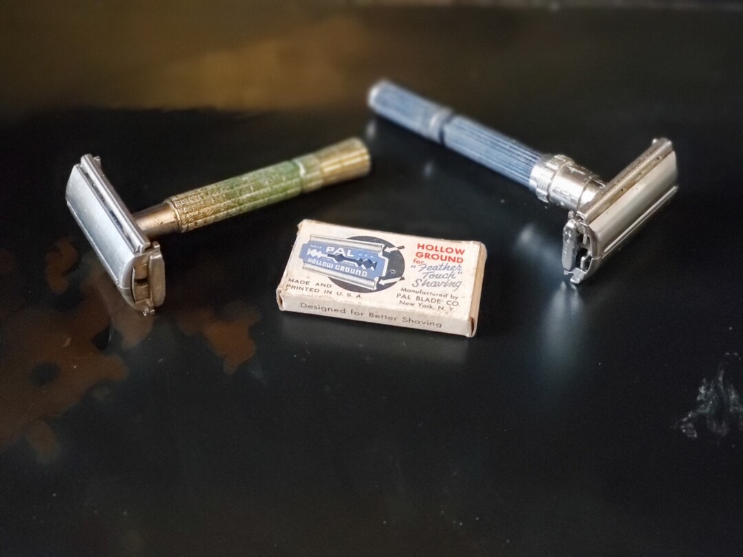 2 Antique Razors and Blades - Etsy