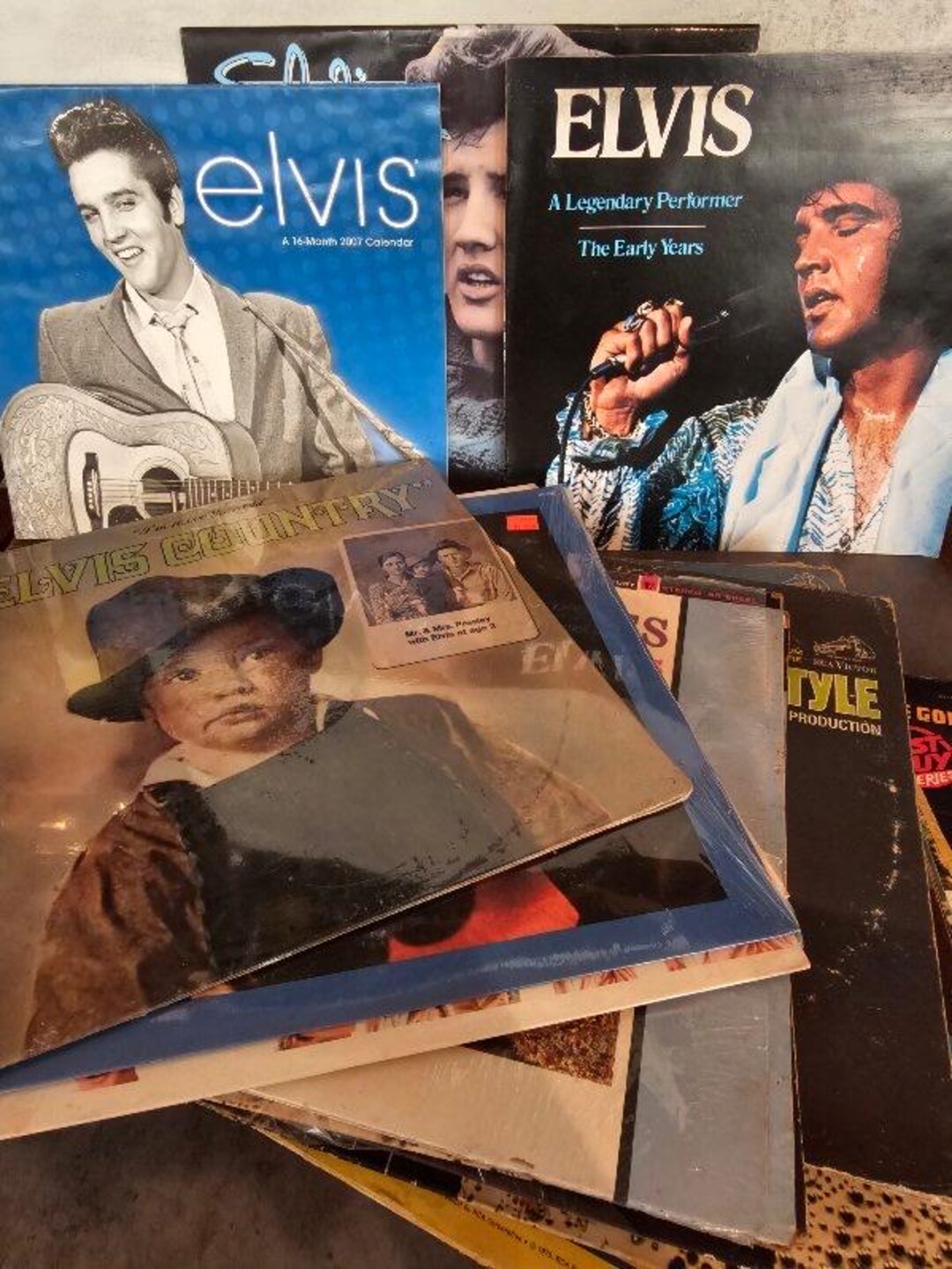 Elvis Presley Vinyl Records - Set of 13 Records + 3 Books / Calendars ...