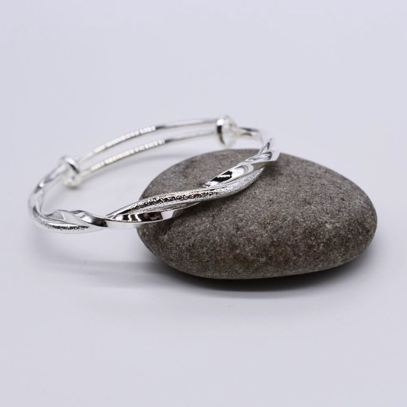 Mobius Bangle - Etsy