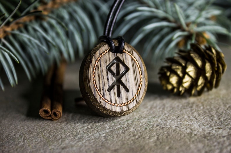 Courage Viking Rune Pendant With Glowing, Rune Necklace, Norse Necklace ...