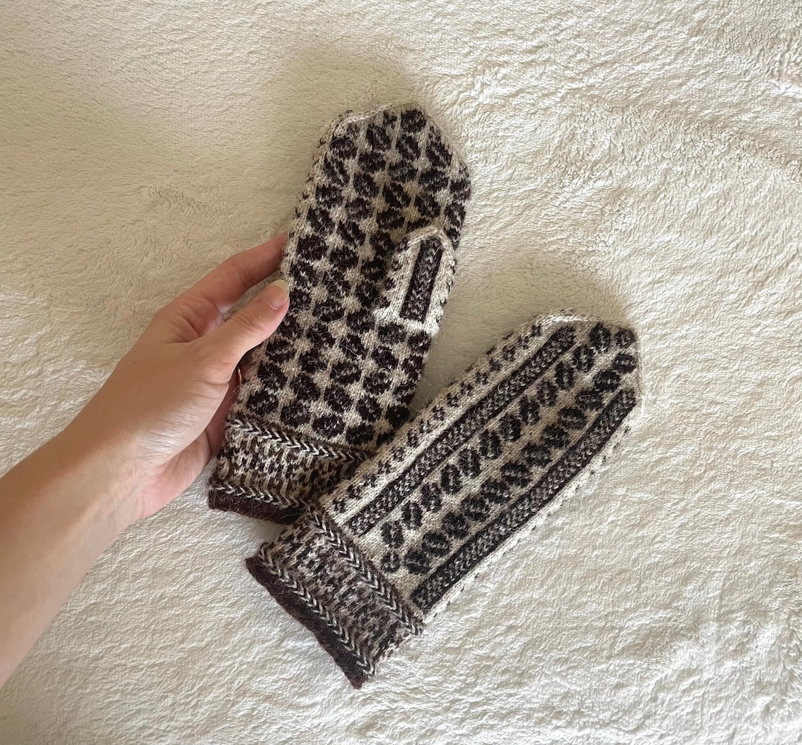 The Fika Mitten Knitting Pattern Colorwork Espresso Mittens With Ribbed ...