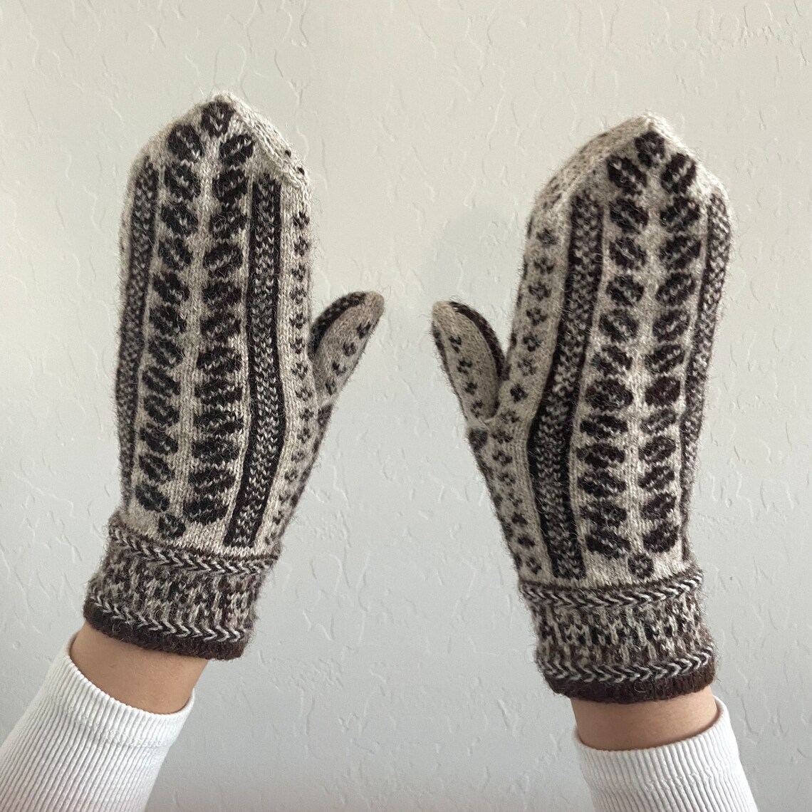 The Fika Mitten Knitting Pattern Colorwork Espresso Mittens With Ribbed ...