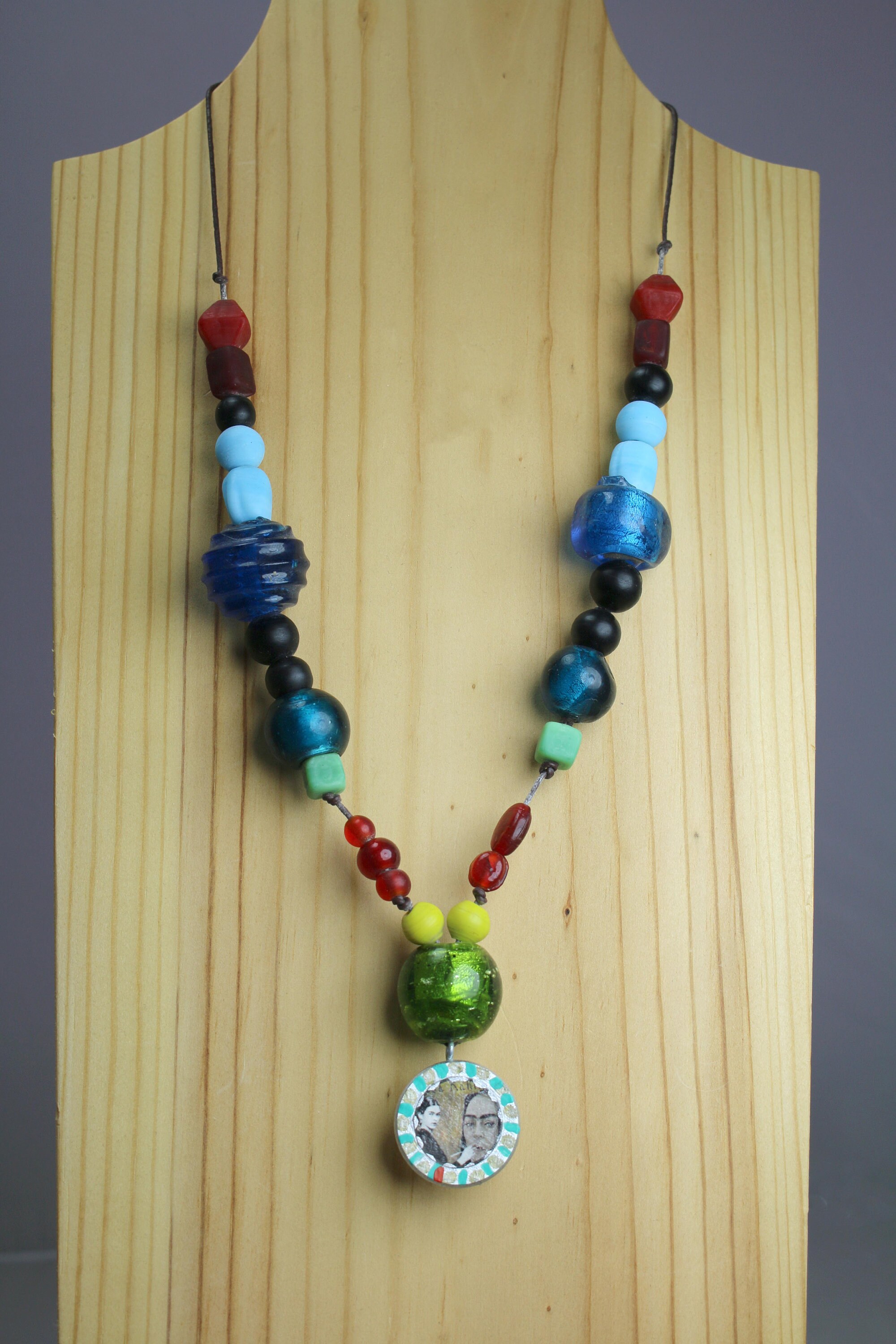Frida Kahlo Necklace, Pendant Jewelry, Unibrow, Uni-brow, Mexico, Diego ...