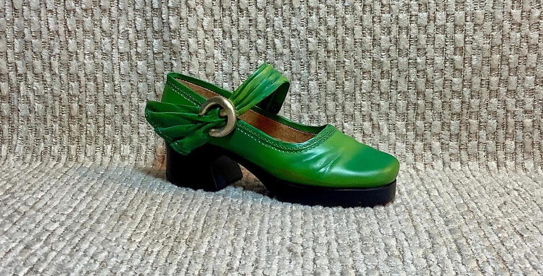 Treads, Just the Right Shoe by Raine, Miniature Shoe, Item 25078, 1999 ...