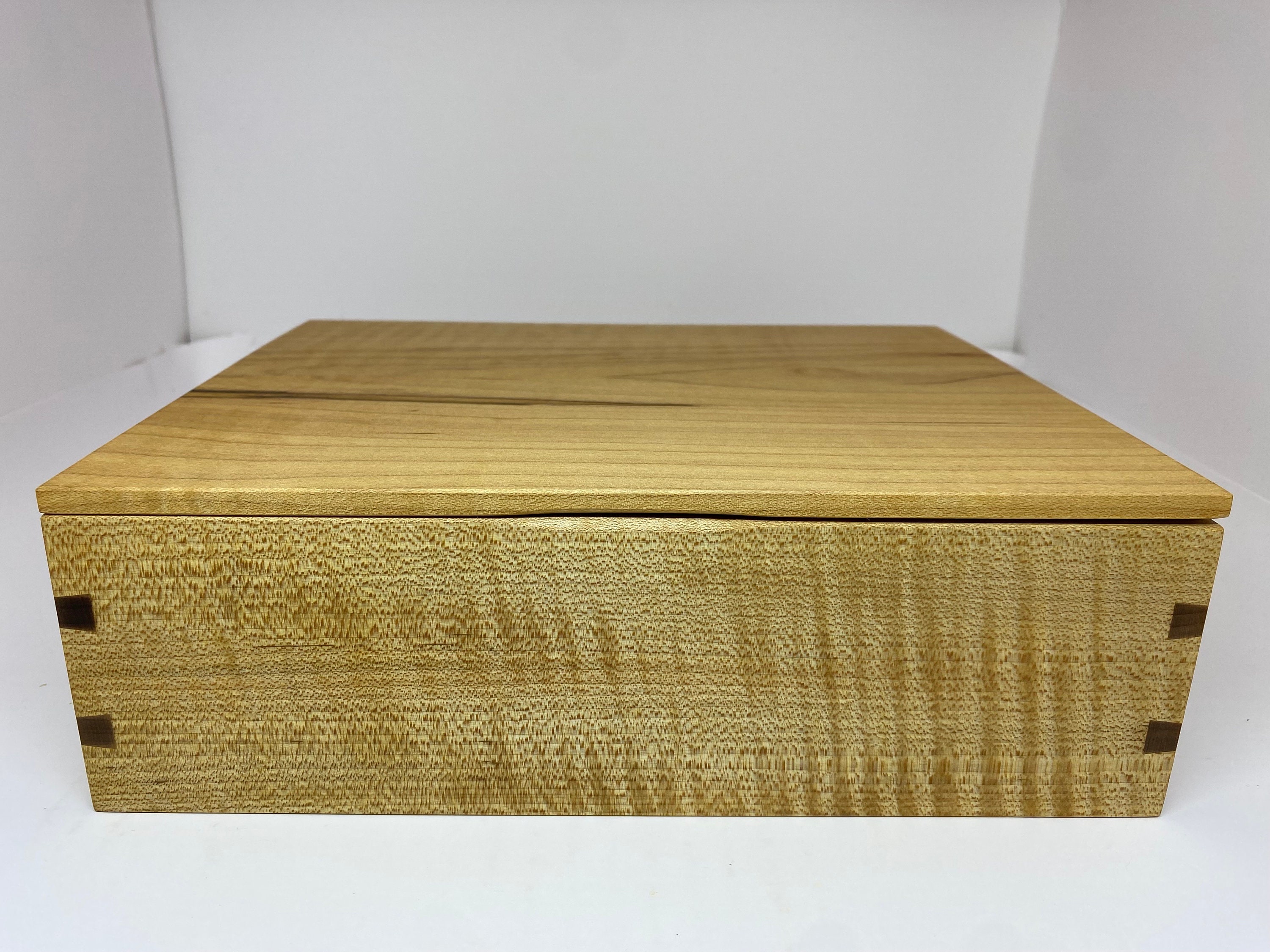 Handcrafted Dovetail Keepsake Box - Etsy