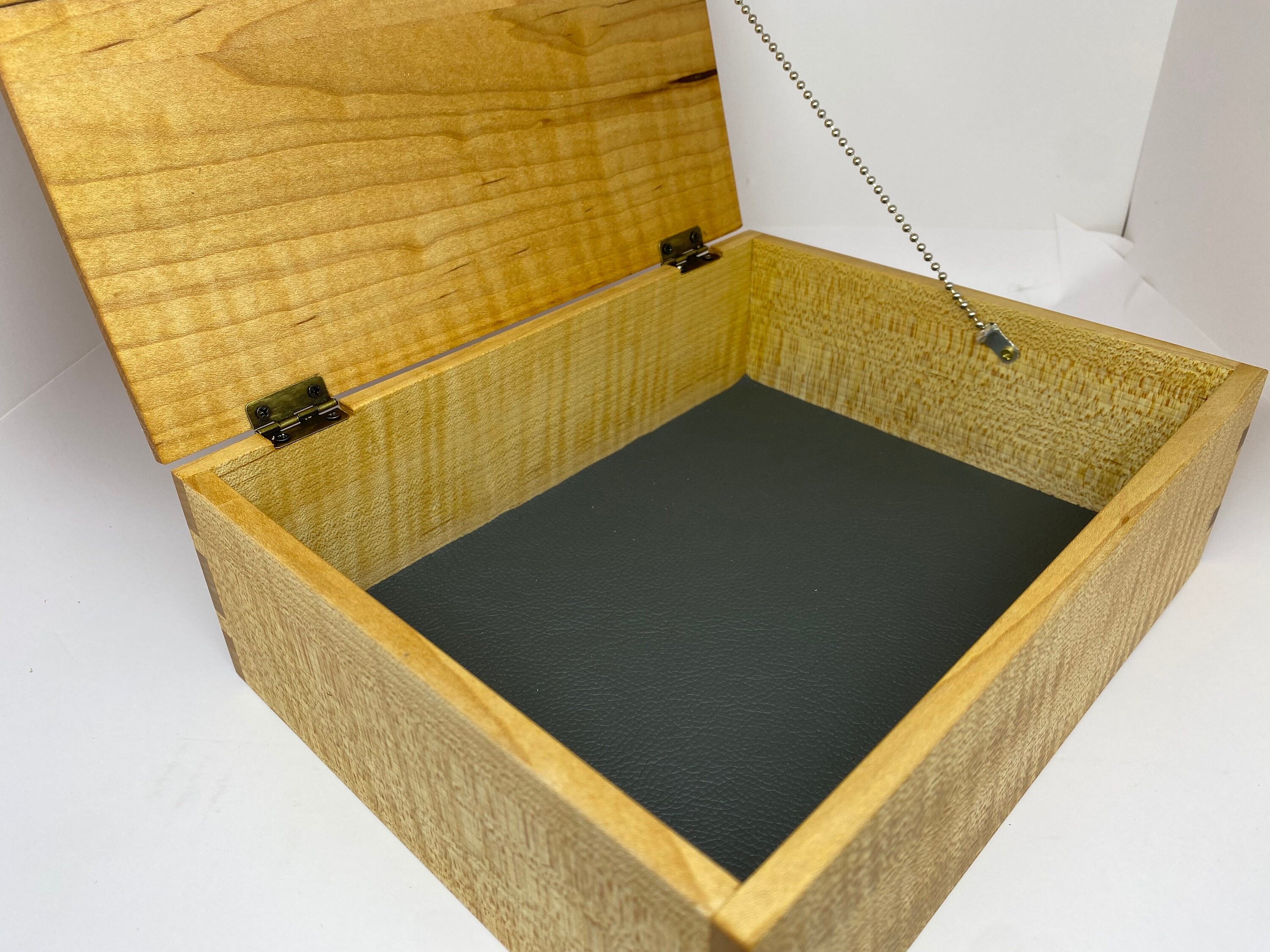 Handcrafted Dovetail Keepsake Box - Etsy