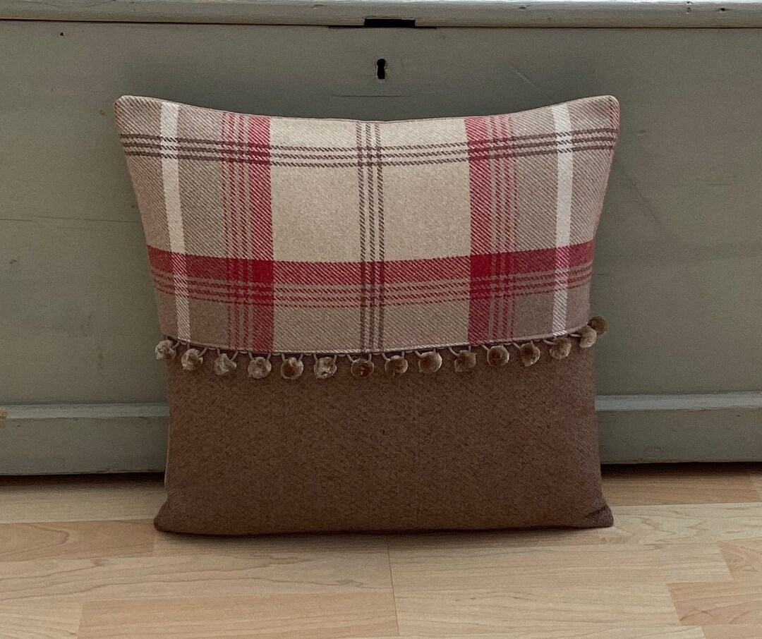 Extra-large 24" Balmoral Cranberry Red, Beige Brown Wool Effect Tartan ...
