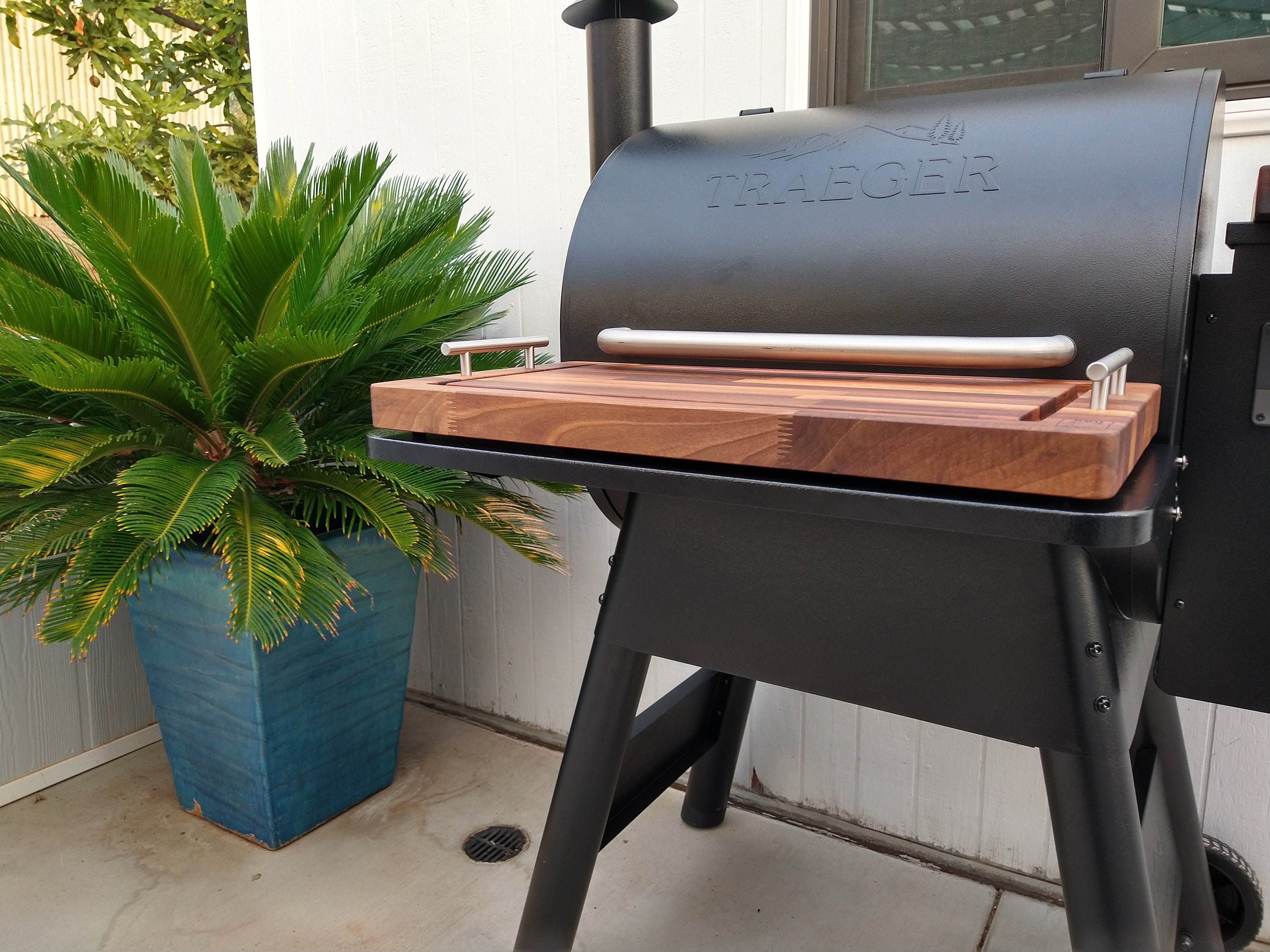 BBQ Boards™ Traeger Pro 575 Pair Front Shelf & Rub Rack - Etsy
