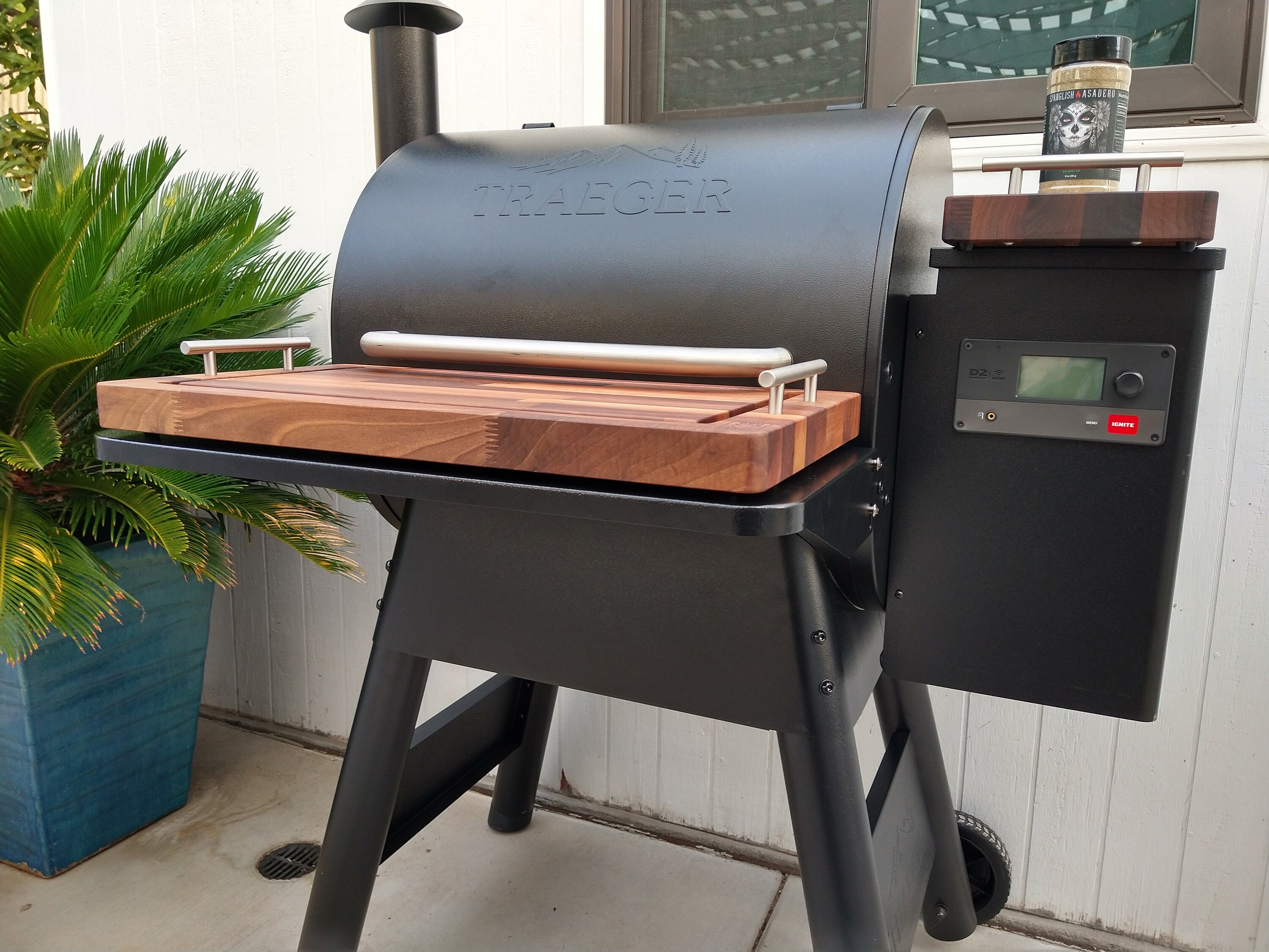 BBQ Boards™ Traeger Pro 575 Pair Front Shelf & Rub Rack - Etsy