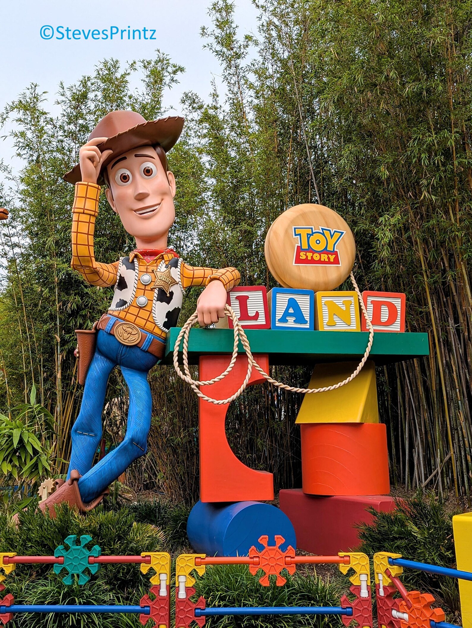 Woody - Toy Story Land - Toy Story - Pixar - Disney's Hollywood Studios ...