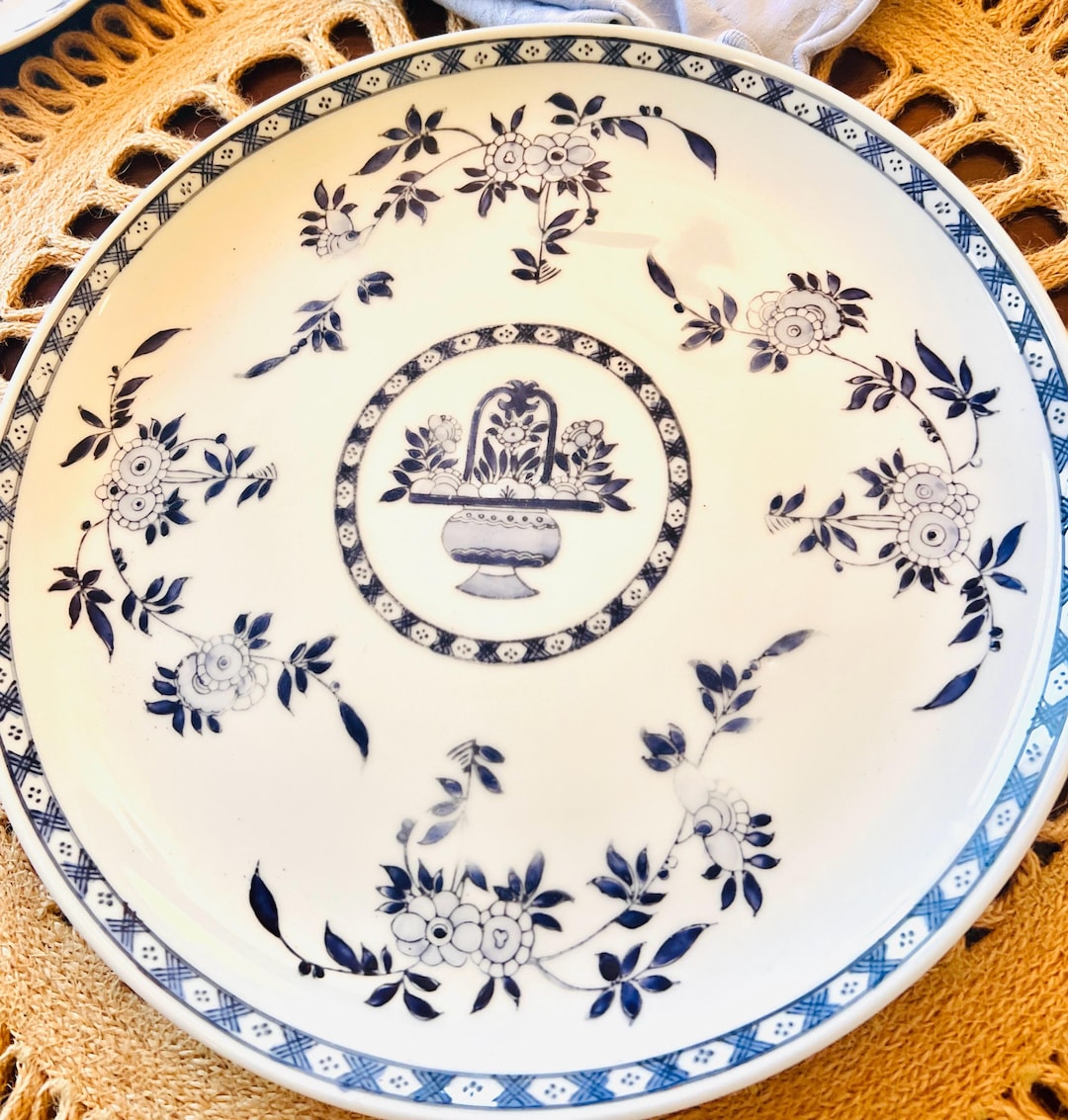 Ah Chow Pottery Made in Hong Kong Copied Lady Maclehose Pattern, Minton ...