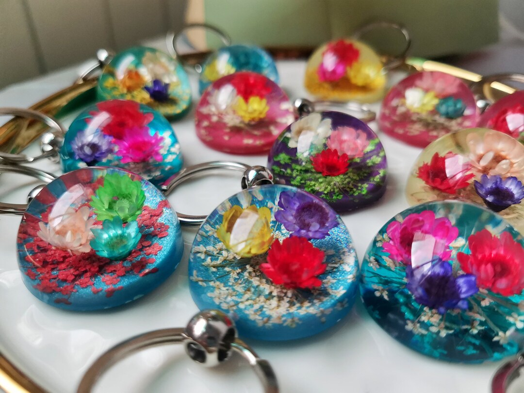 Handmade Dried Real Flowers Key Ring 3D Round Resin Flower Key - Etsy