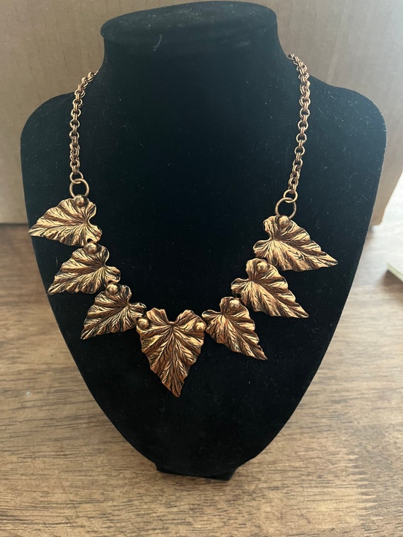 Statement leaf bib necklace - Gem