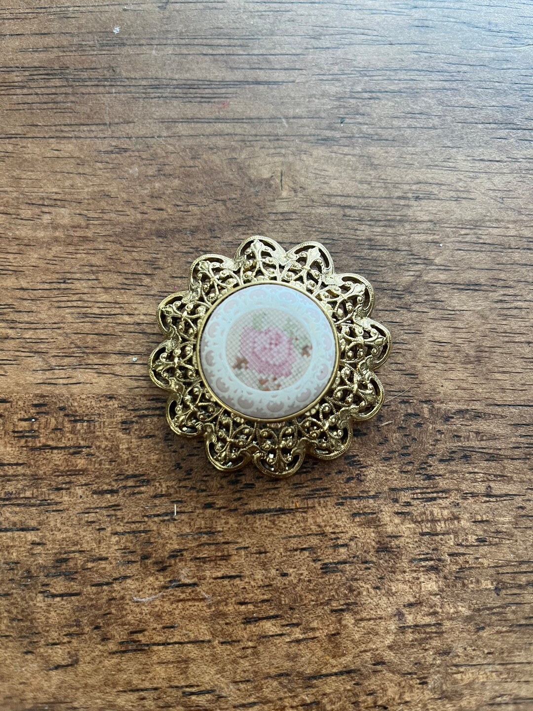VINTAGE Gold-tone Filigree Brooch & With Lucite ‘needlework’ Centers ...