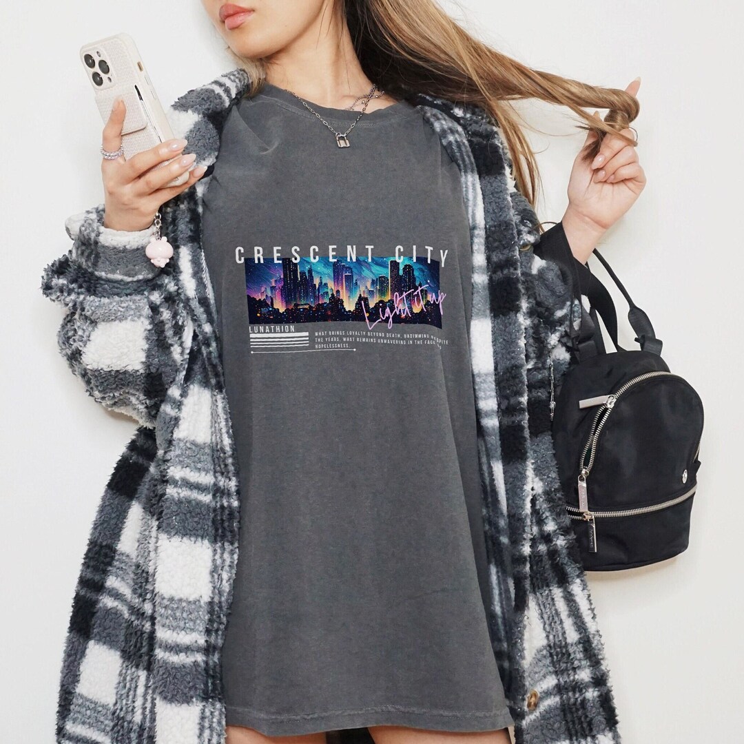 Crescent City Inspired Graphic Vintage Tshirt | SJM Shirt | ACOTAR ...