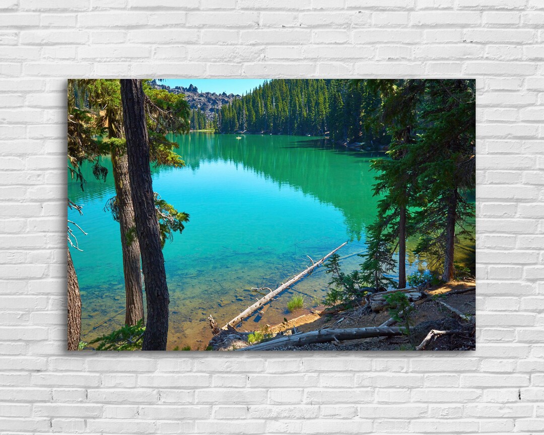 Devils Lake in the Cascade Mountains of Central Oregon, Scenic Photo of ...