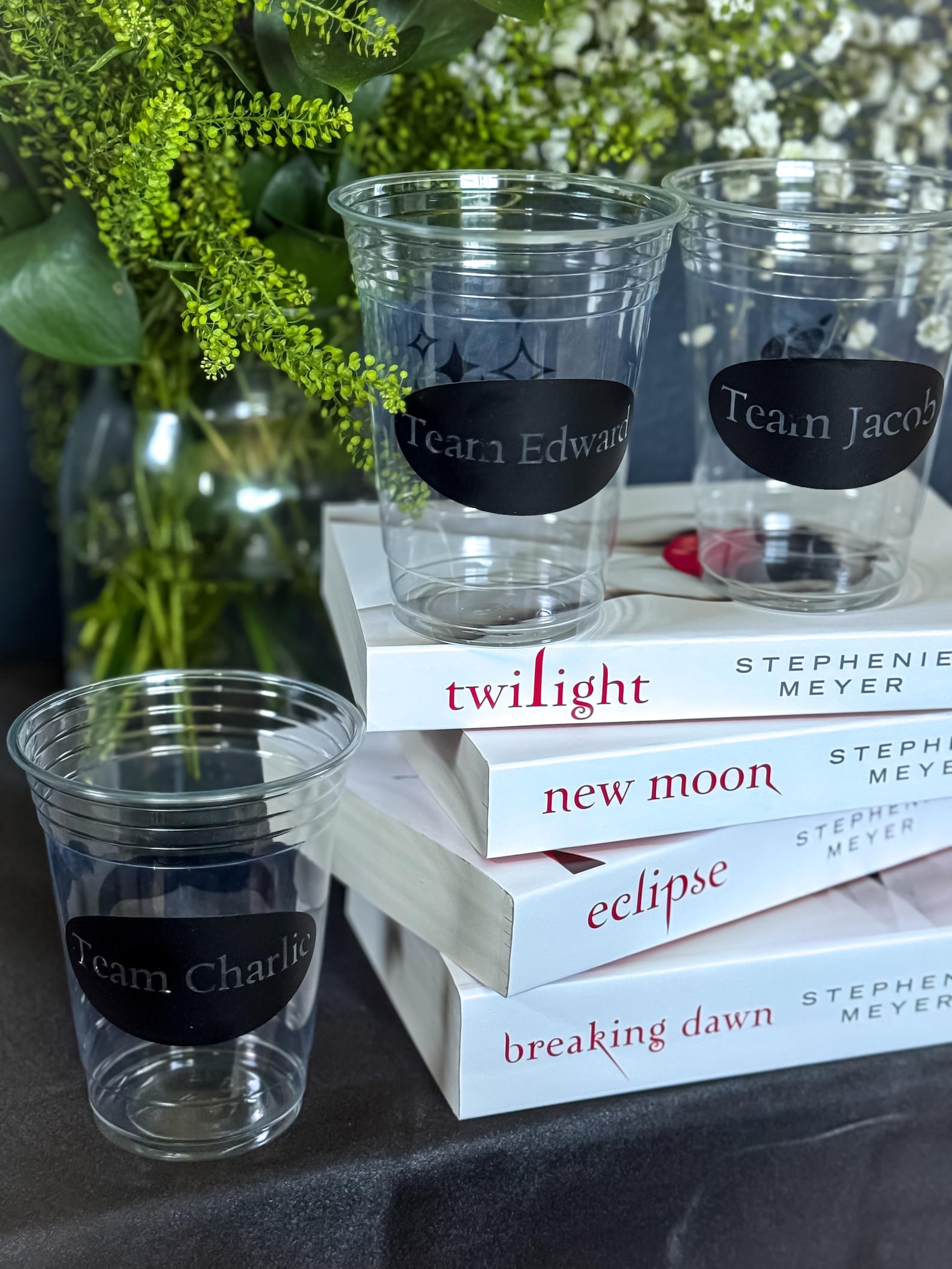 Twilight Inspired Plastic Party Cups for Vampire Themed Parties, Book ...