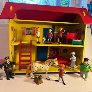 Pippi Longstocking Dollhouse With Dolls and Furniture - Etsy