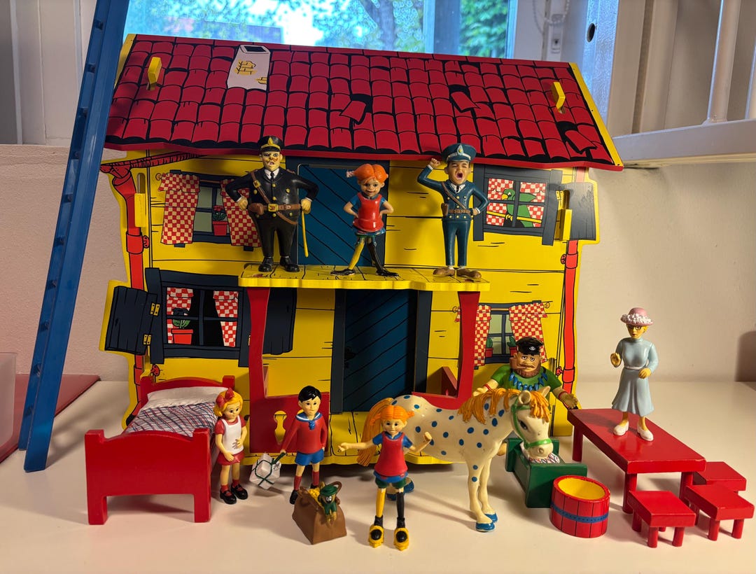 Pippi Longstocking Dollhouse With Dolls and Furniture - Etsy