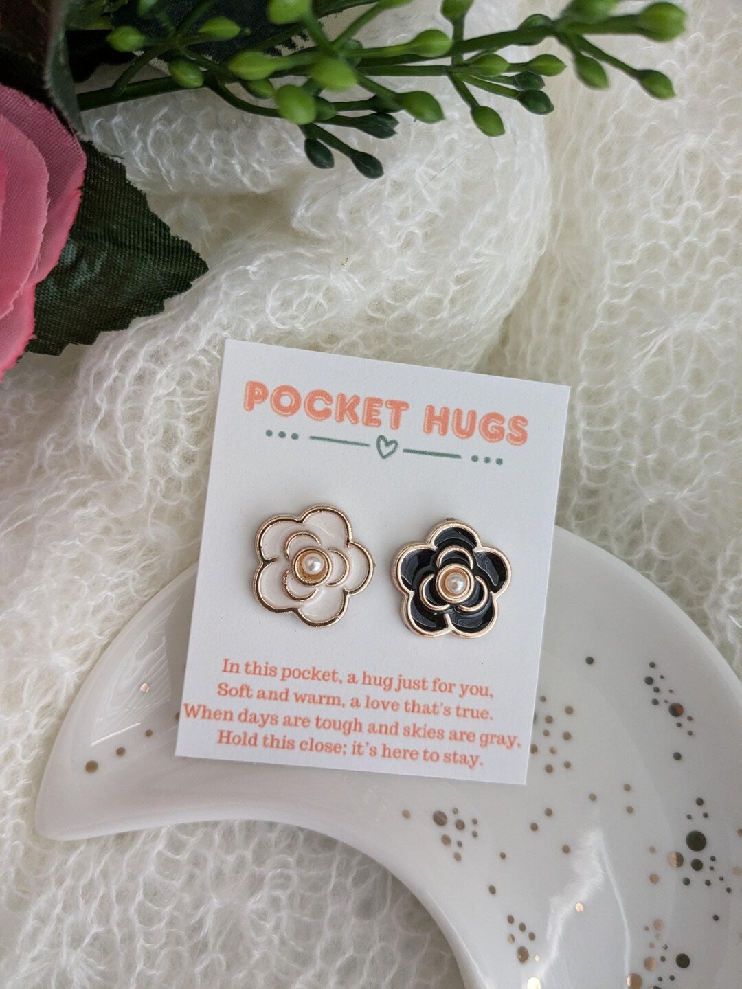Flower Pocket Hug Tokens, 2nd Anniversary Gift, Work Bestie Gift, Long ...
